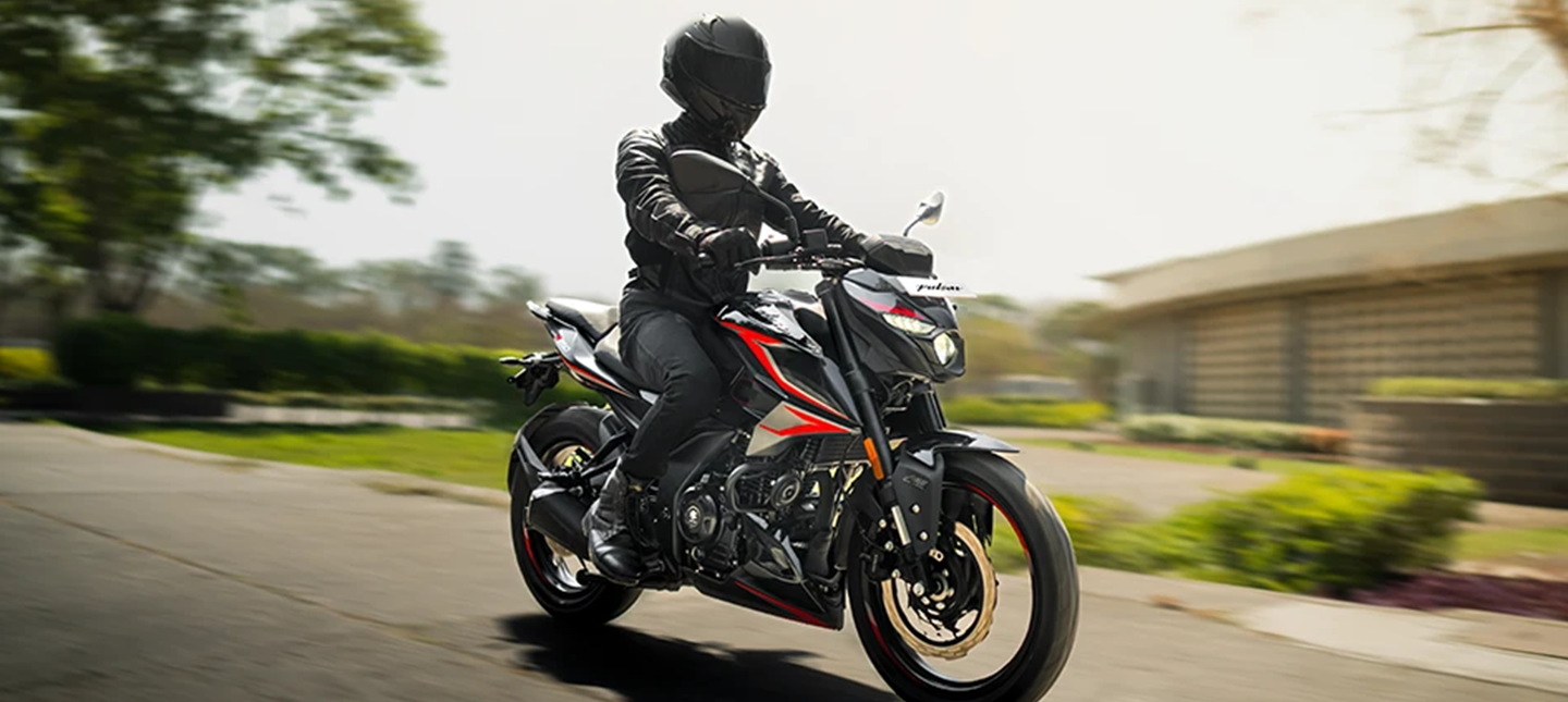 Bajaj Pulsar N250 vs TVS Apache RTR 180 Comparison of Price, Mileage, Specs & Colours