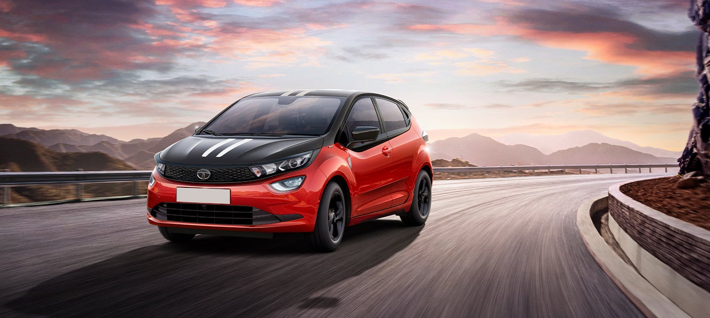 Tata Altroz Racer vs Strom Motors R3 Comparison of Price, Mileage ...