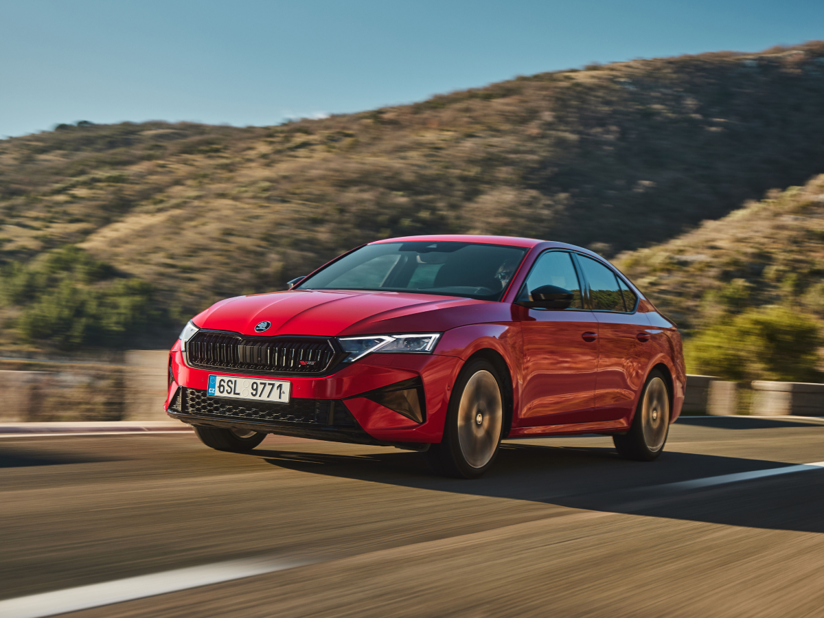 Skoda Octavia RS Price in India 2025 – Images, Specs & Reviews | CARS24
